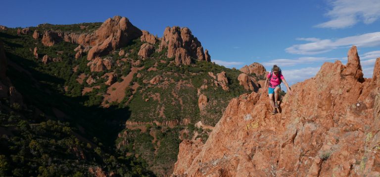 Pic du Cap Roux über die Grotte Saint-Honorat, Abstieg zur Calanque de ...